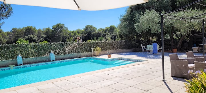 4 Bed Villa - Sleeps 8 - Pets - Pool - Parking - Les Arcs