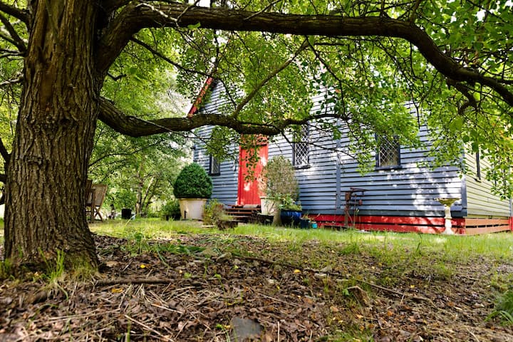 Blue Gum Church - Artistic Retreat - Beechworth