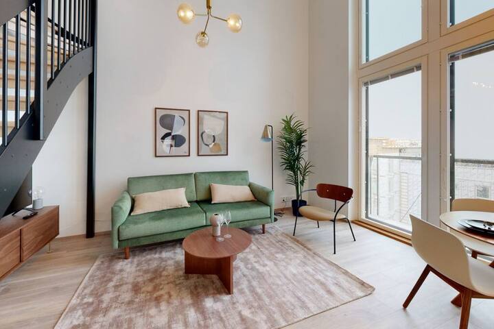 Loft Apartment With Lake Views - 탐페레