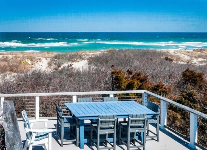 Beachside Bliss With Skylights & Fireplace - Sandwich, MA