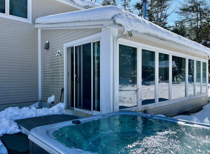Hot Tub, Wood Stove, Fenced Yard: Sleeps 8+ - Great Barrington, MA
