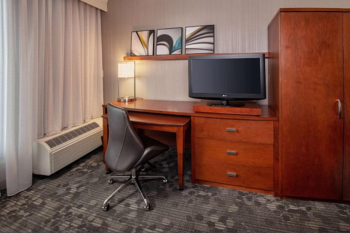 Close To Coventry Ridge Park! Free Parking, Pool! - New Castle, DE
