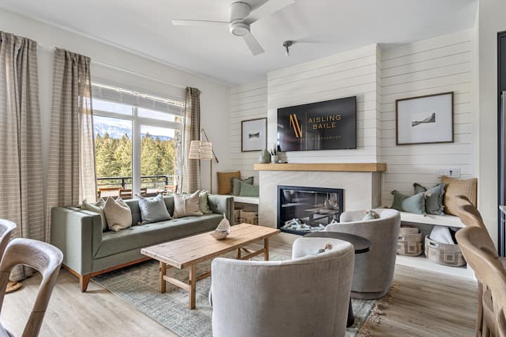 Hot Tub | 2 Min From Lake | Modern | Shuffle Board - Invermere