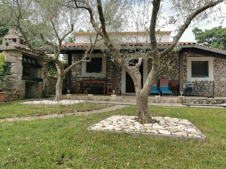 Maison De Vacances Pour Deux Personnes Au Rez-de-c - Bale