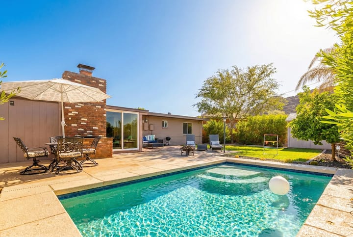 Poolside Mountain Views & Nearby Hiking | Sleeps 8 - Phoenix