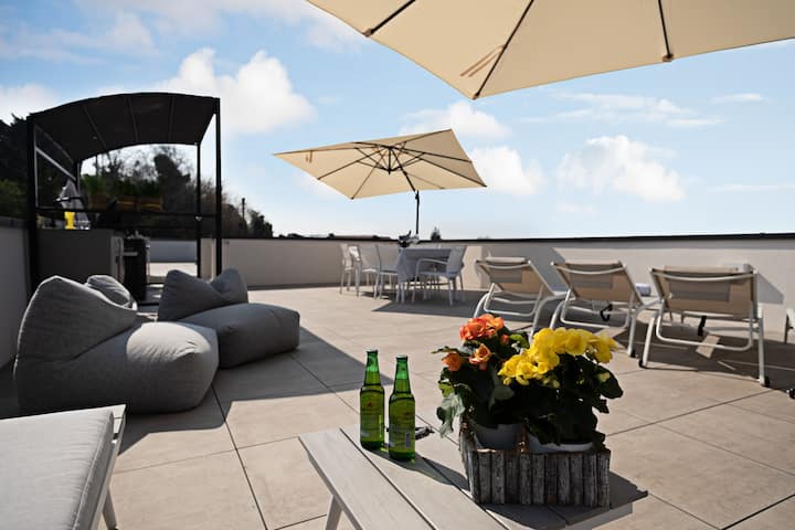 Regarda - "Zoe" With Pool, Large Lakeview Terrace - Lazise, VR, Italia