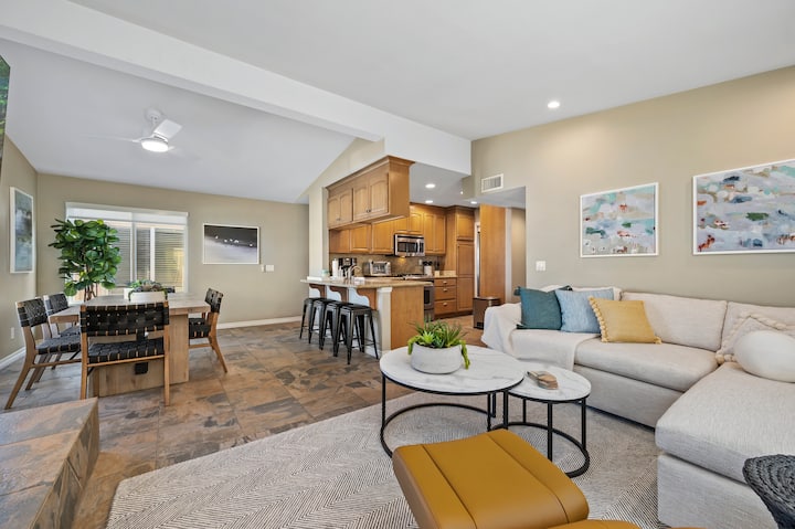 Upper Unit Just Steps To The Beach - Newport