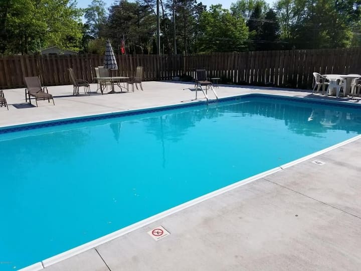 Heated Pool & Close To Beach! - South Haven, MI