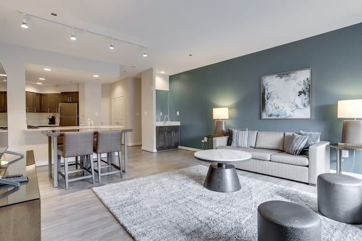 Sojourn | Courtland Towers W/ Entertainment Area - Arlington, VA