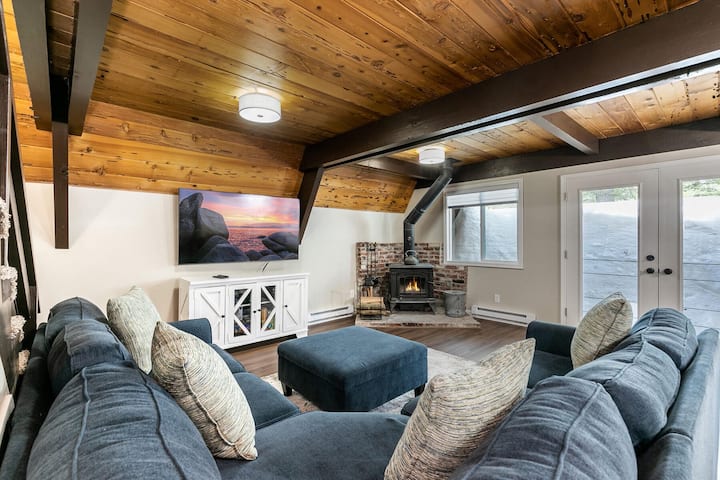 Rustic & Modern 3bdr Tahoe Cabin - Tahoe City, CA