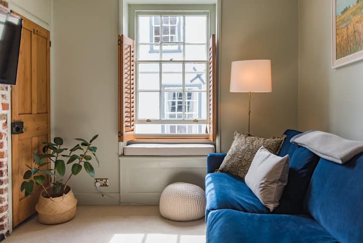 Charming Seaside Bolthole - Coop's Landing - Deal