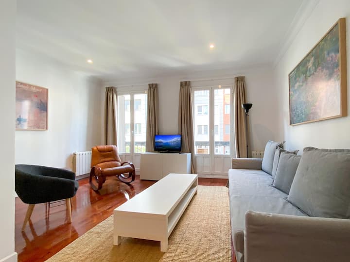 La Paz Market 3 Ext Izq Madrid Salamanca Quarter - 