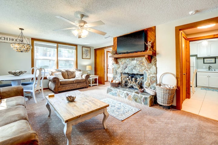 Indian Rocks Beach Cottage, Walk To Beach! - Indian Rocks Beach, FL