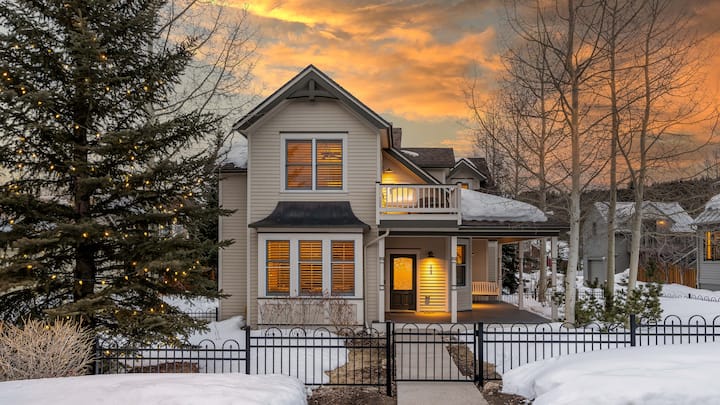 Downtown Home + Hot Tub + Ski Shuttle - Lansdowne - 브레켄리지