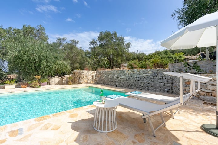 Mami - Danilia Cottages - Paxi
