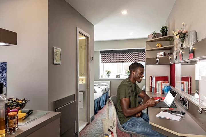 Student Only Studio In Nottingham - Nottingham