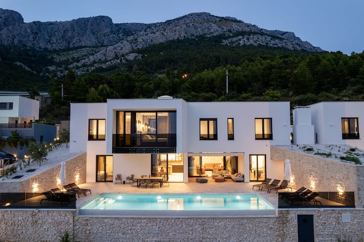 Seafront Villa Kiara With 5 En-suite Bedrooms - Almissa