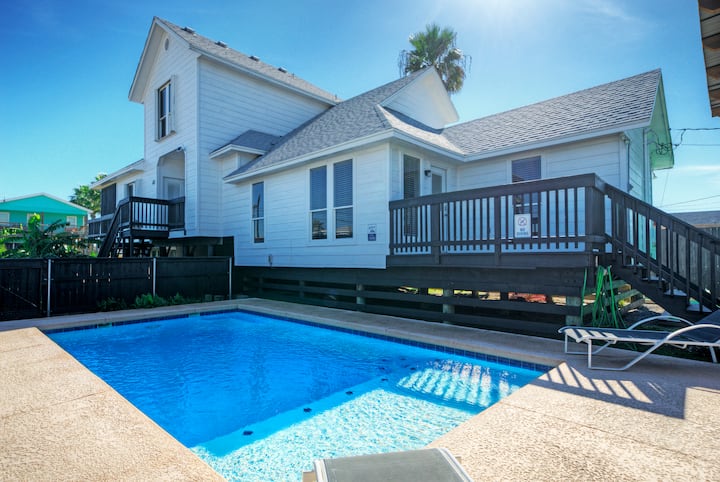 Makaira Azul By Avantstay | Pool & Putting Green! - Port Aransas, TX