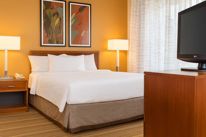 Minutes Away From South Charleston Museum! Pool - Charleston, WV