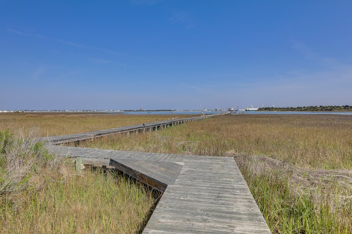 Atlantic Beach Home By Fort Macon State Park - Atlantic Beach, NC