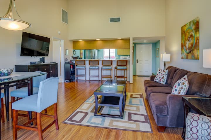Patio, Grill & Pool Access: Palm Desert Retreat! - Palm Desert, CA