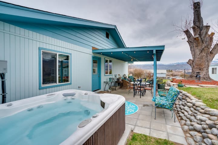 30 Mins To Leavenworth: Home W/ Hot Tub & Yard! - Wenatchee, WA