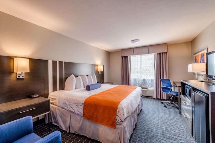 Enjoy Perks During Your Stay! Free Breakfast! - Lexington, KY