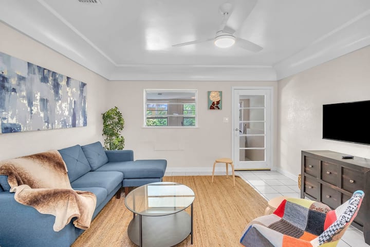 Charming & Clean 2/1 Haven In Dania Beach - Dania Beach