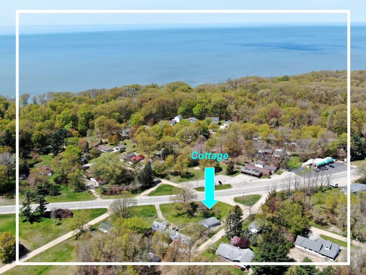 Cottage By Lake W Fast Wifi  & No Checkout Chores! - Lake Michigan Beach, MI