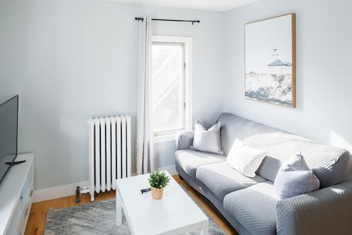86b  King Bed - Downtown - Walk Everywhere - Charlottetown