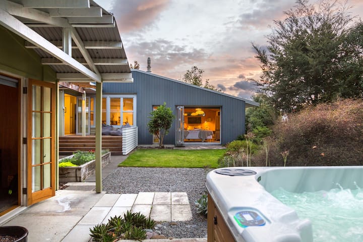 Family Retreat - Martinborough