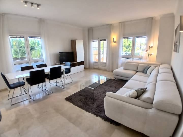 Pitch By On Travel - Oliva