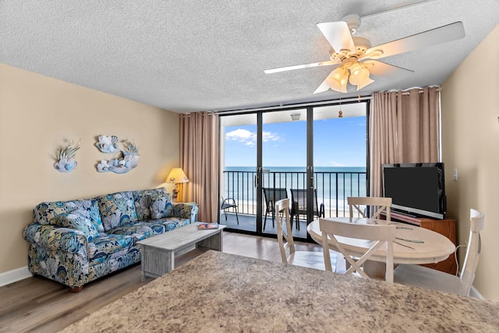 Blue Crab Hideaway, Oceanfront With Pool - Carolina Beach