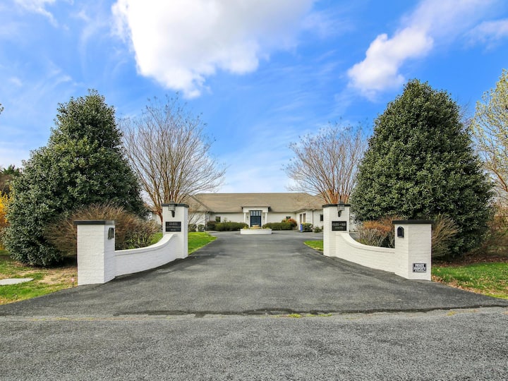Sky View | An Esvr Property - Easton, MD