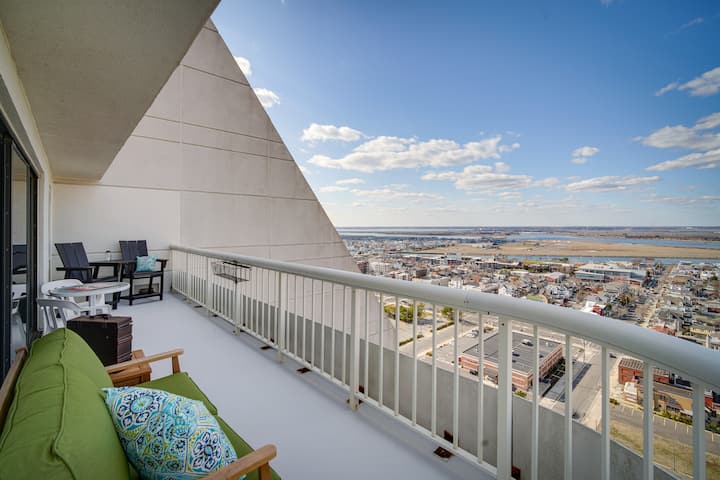 Atlantic City Condo W/ Community Pool! - Atlantic City, NJ