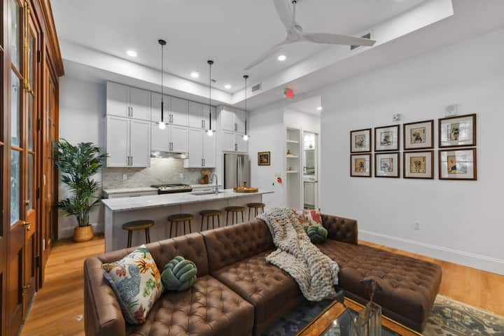 Posh Cbd Hotel Suite With Private Courtyard - New Orleans, LA