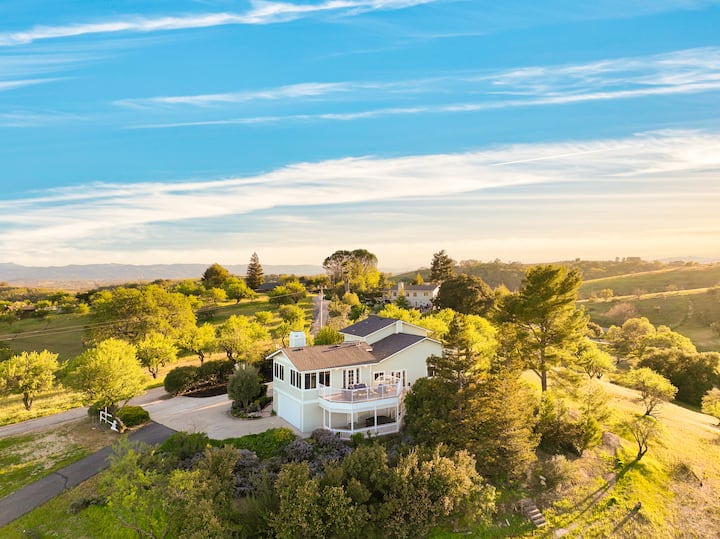 Hilltop By Avantstay | Countryside Escape W/ Views - Paso Robles, CA