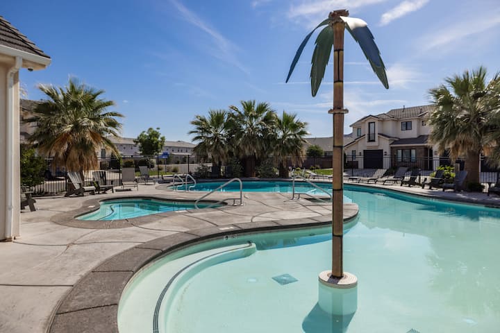 California Dreamin' | Family Amenities & Adventure - St. George, UT