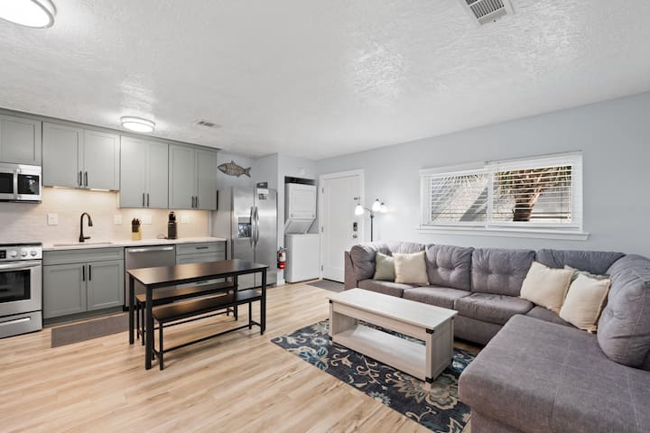 Coastal Getaway, 5min Walk To Beach Fun Activities - Fort Walton Beach, FL