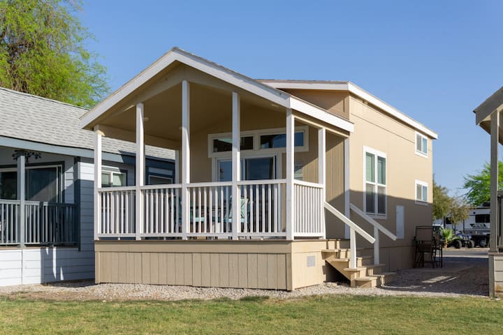 Summer Getaway Resort Home On The River! Sleeps 4 - Blythe, CA