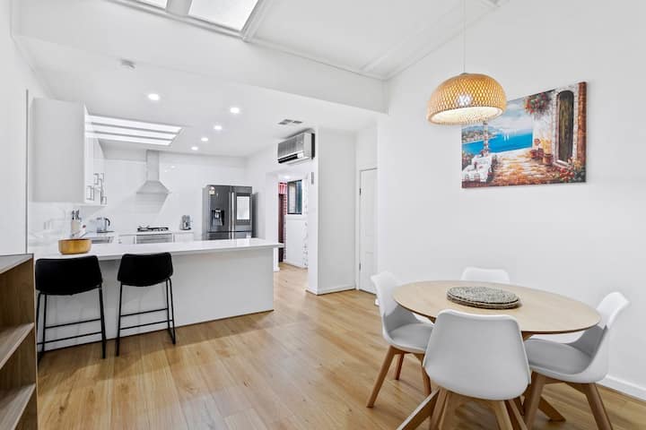 Belle Escapes - Glenelg Cottage By Marina - Adelaide