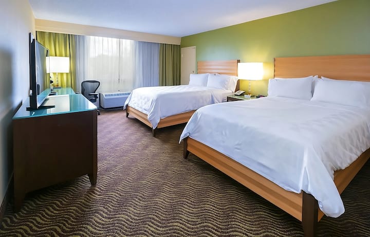 Kid-friendly Hotel! 2 Convenient Units, Pool! - San Jose, CA