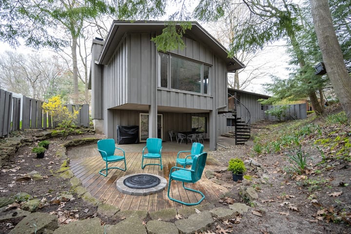 Awesome 4-bedroom Near Lake Michigan Beaches! - Muskegon, MI