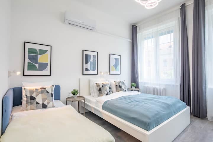 Newly Designed Central Studio - Budapest