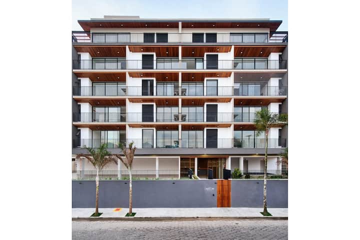 Apt Com Quintal, Wifi, Piscina E Perto De Tudo! - Ubatuba