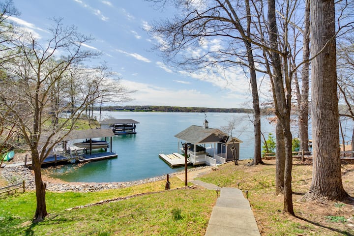 Smith Mountain Lake Getaway W/ Private Dock! - Smith Mountain Lake, VA
