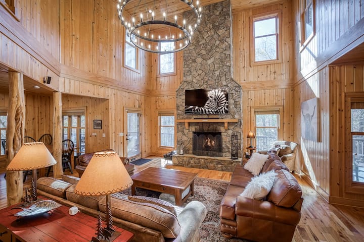 Huge Deck, Hottub, Games, Forest View On 2.3 Acres - North Carolina