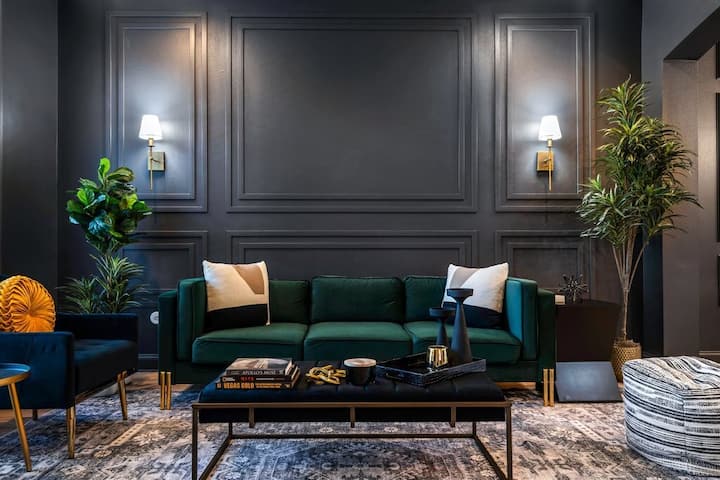 Stylish & Romantic Home, Long-term Friendly, King - Baton Rouge, LA