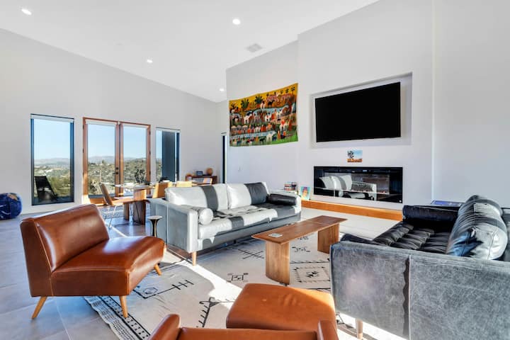 3br Home With Calming Views & Grill - Dog-friendly - Yucca Valley, CA