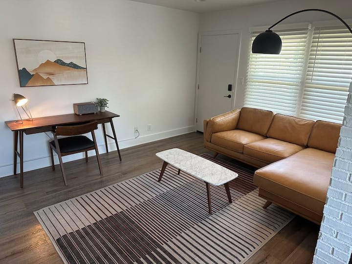 Sherman Oaks Near Ventura 1+1 W/ In Unit Laundry - Los Angeles, CA